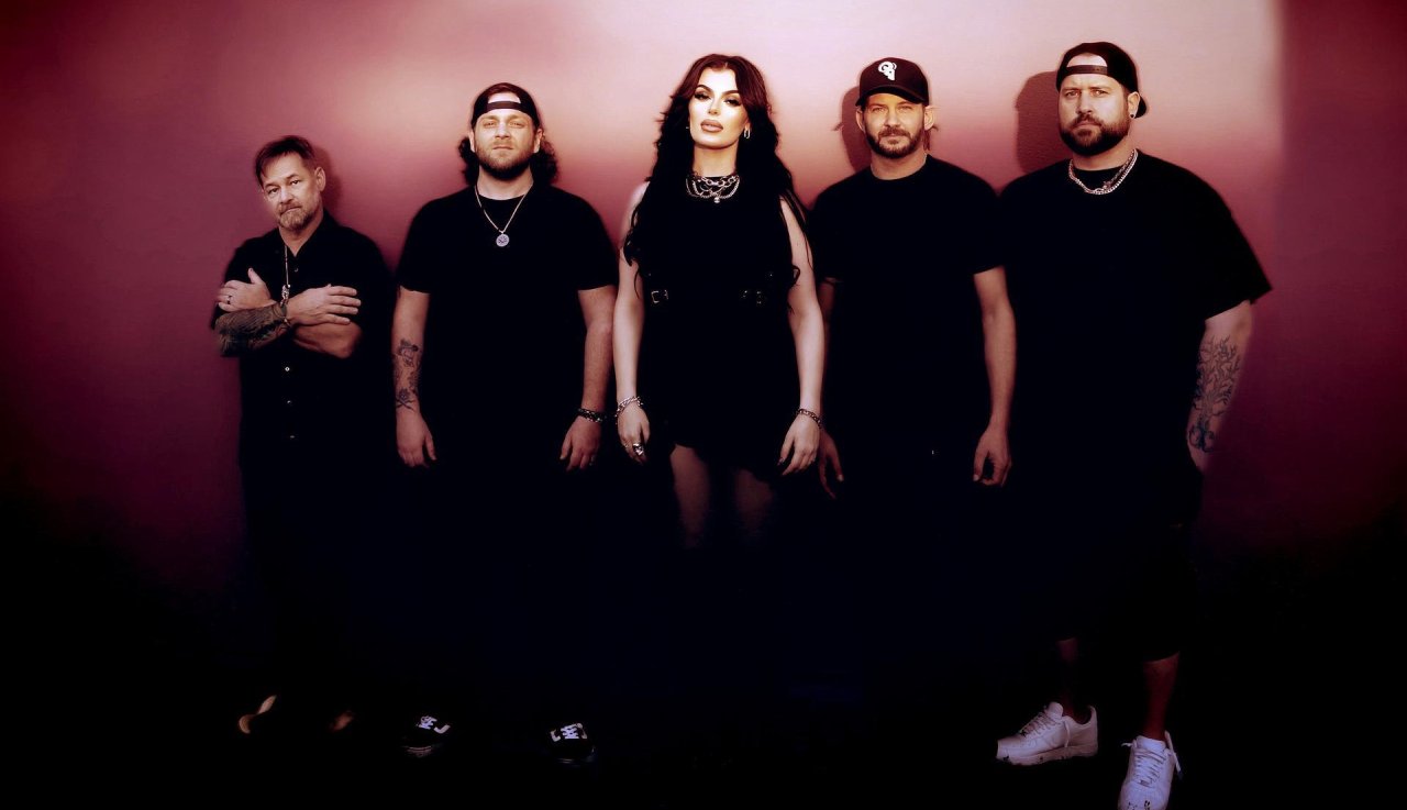 CLOZURE – A COOL CONVERSATION WITH NIKOLLAJ LIESHI