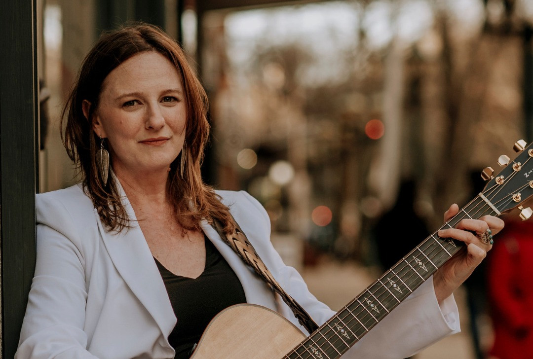 KATE CALLAHAN – AN ARTIST SPOTLIGHT AND IN-DEPTH INTERVIEW